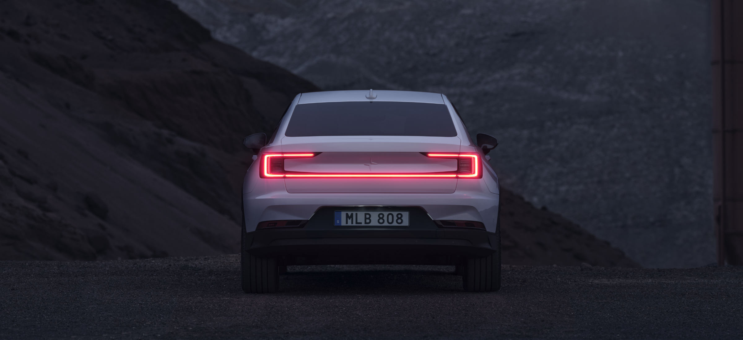 Te konie biorą się z powietrza. Właściciele Polestarów 2, zamykajcie garaże