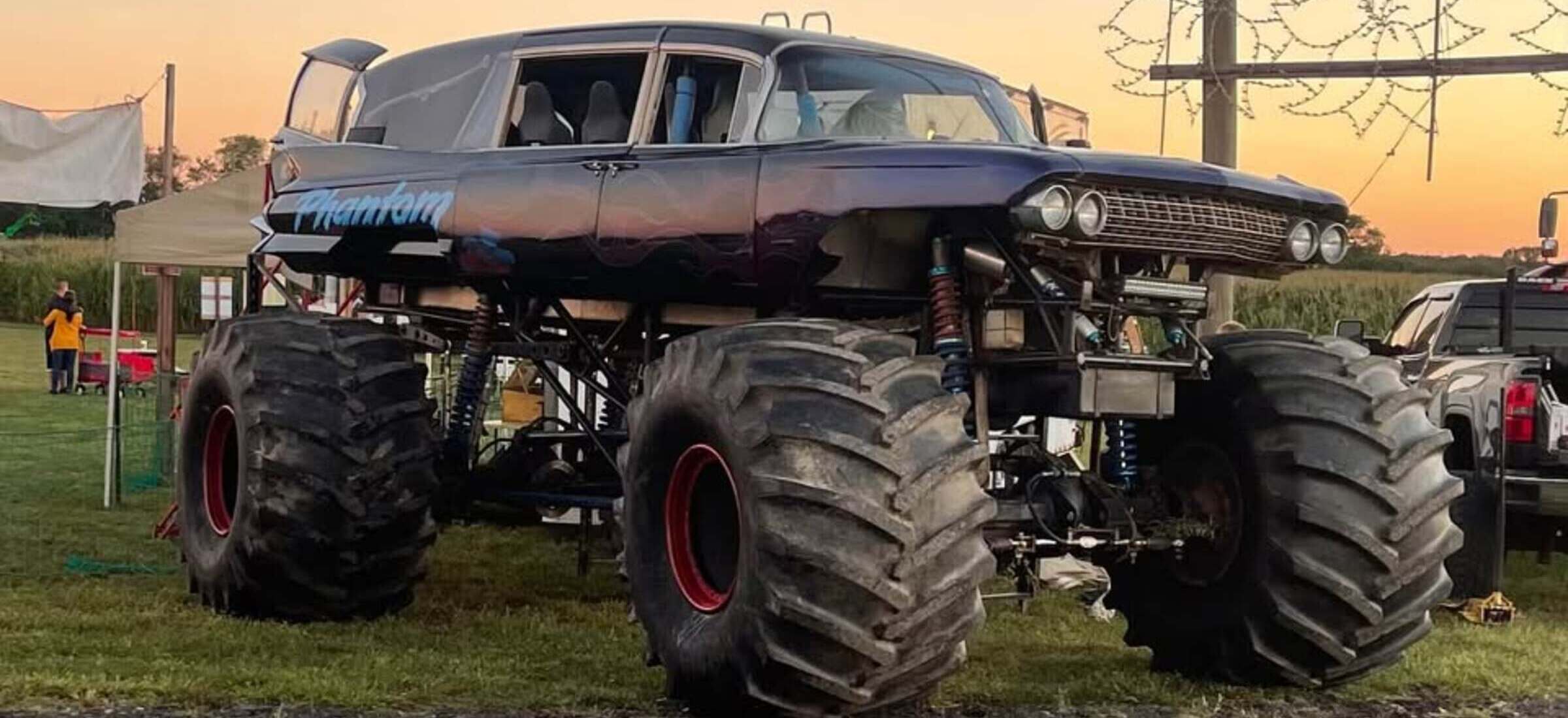 Znaleźliśmy idealny samochód dla rodziny Addamsów. To karawan-monster ...