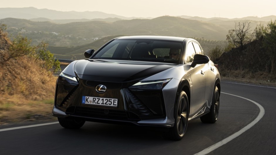 Nowy Lexus RZ już w Polsce. Ma wolant i kosztuje 237 800 zł