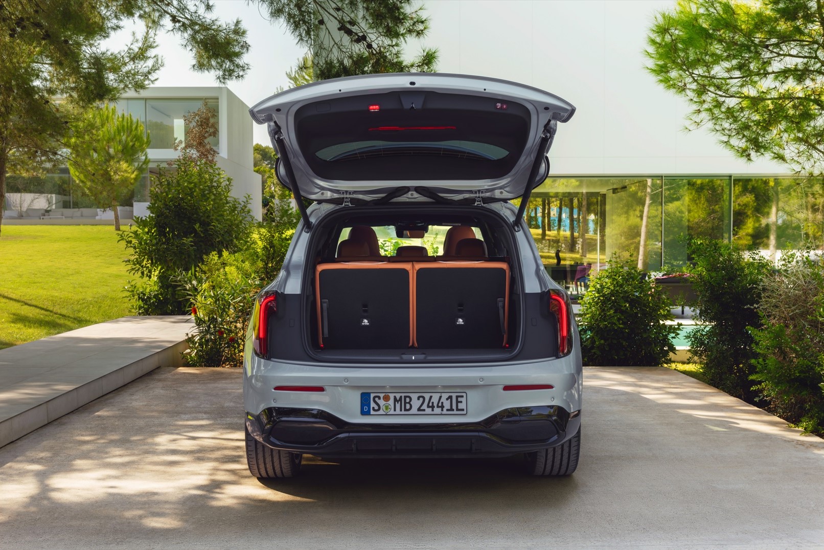 Nowy Mercedes-Benz GLB już jest. Siedmioosobowy SUV powalczy ceną