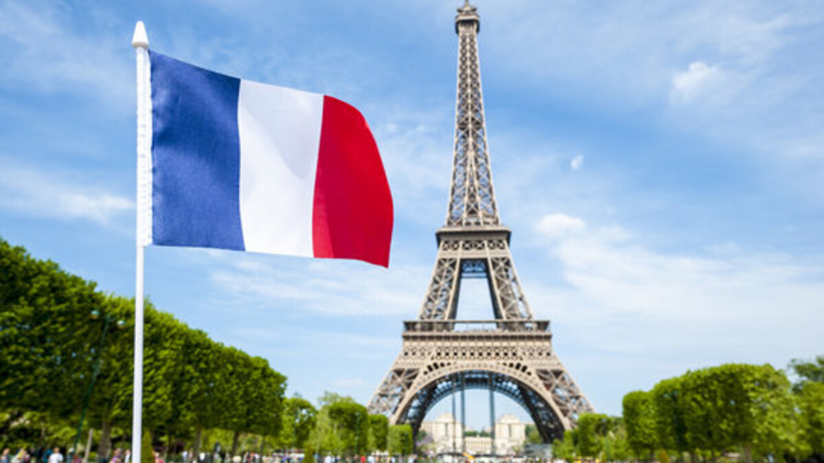 Toyota upokarza Francję. A podobno na „f” się nie kupuje